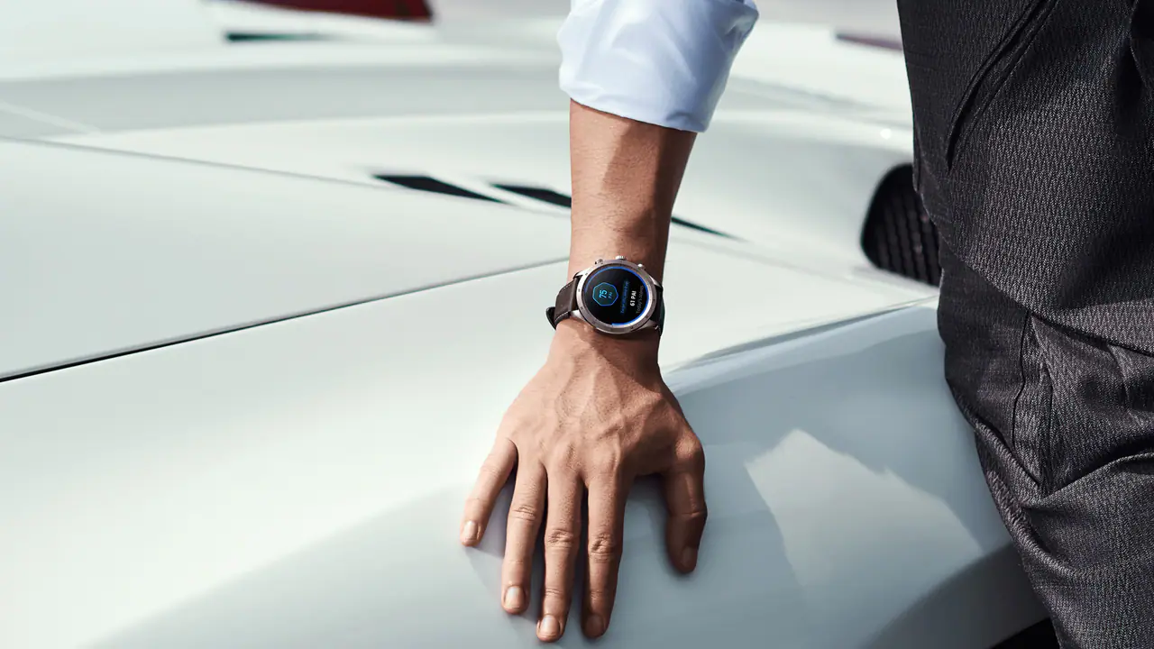 Amazfit Zepp Z with AMOLED display, SpO2 monitor, and a Titanium Alloy ...