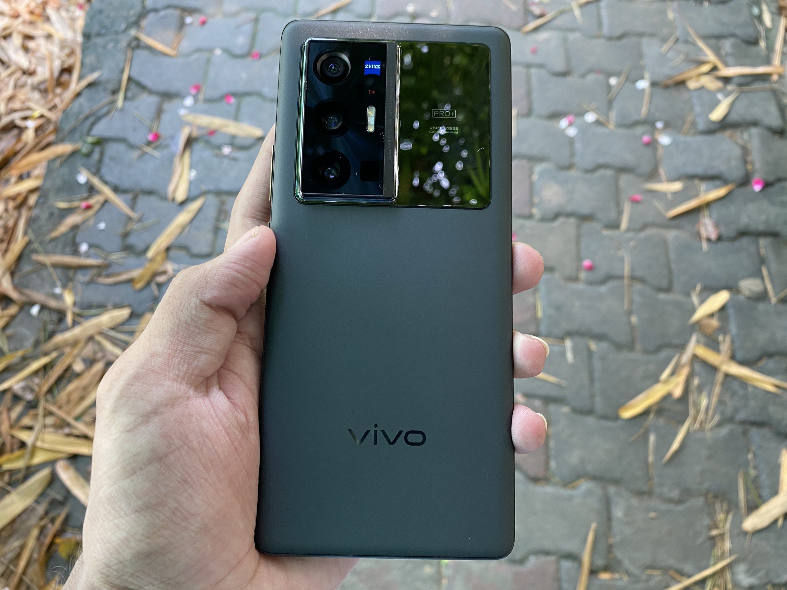 Vivo X70 Pro+ Review with Pros and Cons: Should you buy? | Smartprix