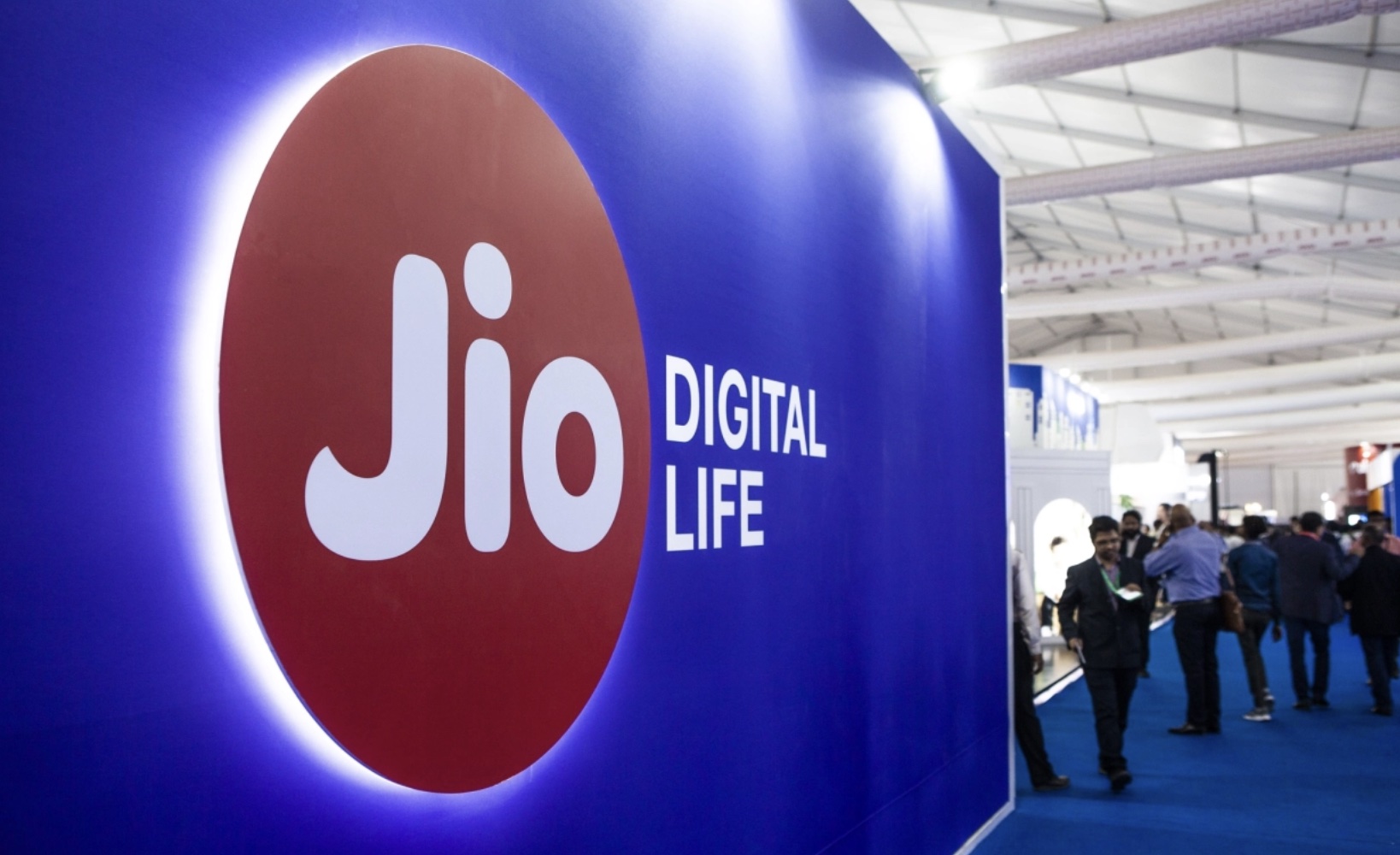 Jio New Year plan offers Amazon Prime membership - Smartprix